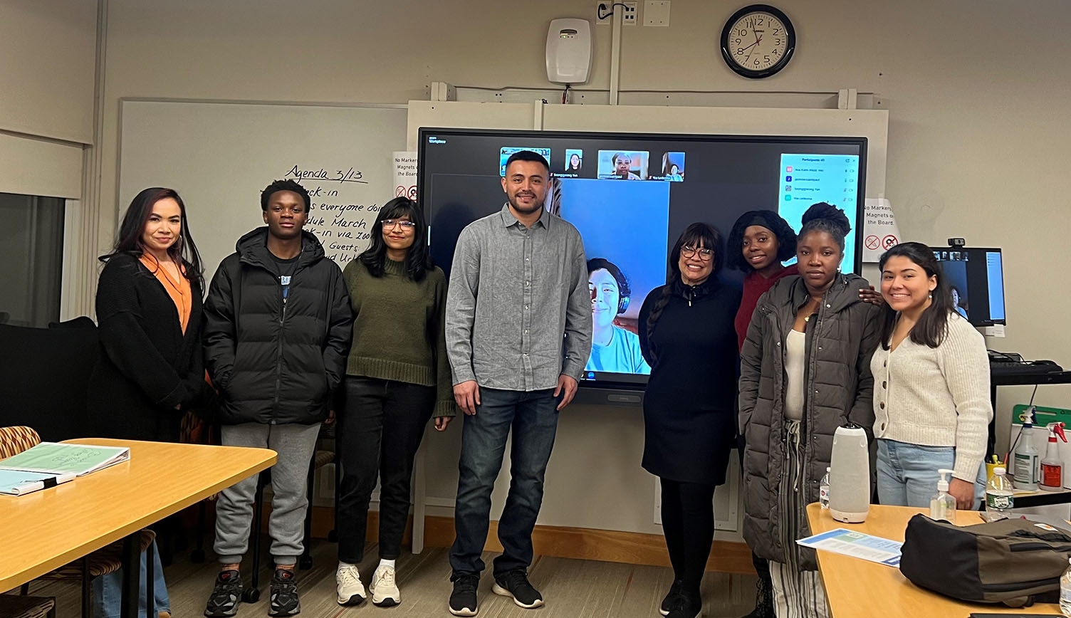 luis_bridgetocollegeadvising.jpg?mh=1080&mw=1920